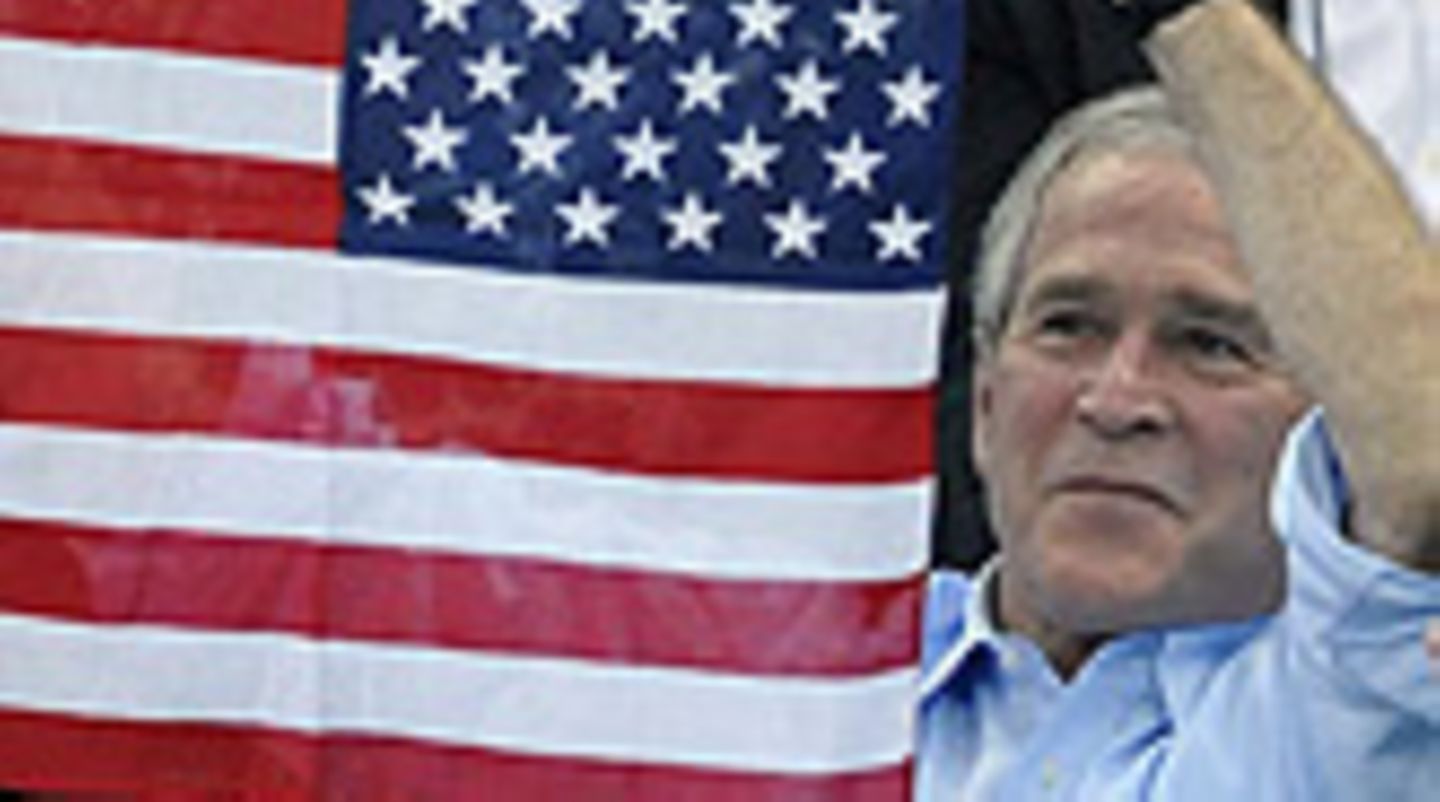 Olympia: George W. Bush schwenkt die Flagge | GALA.de