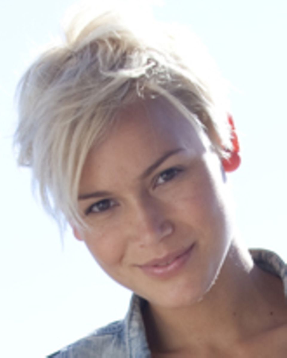 Agnes Fischer: Ein Model macht blau | GALA.de