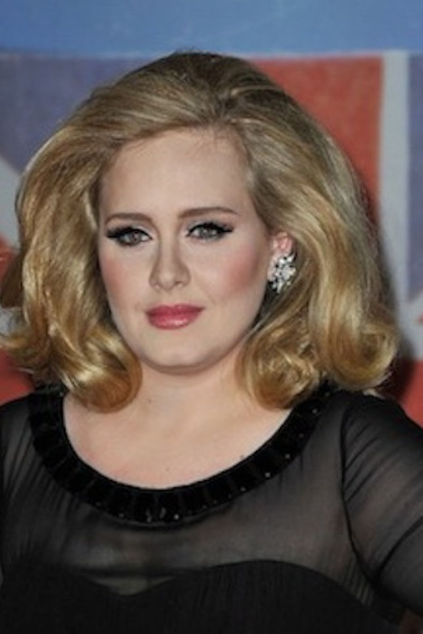 Adele Fácil Adele: Neues Foto Zeigt Sie In Traumrobe – Und Mit
