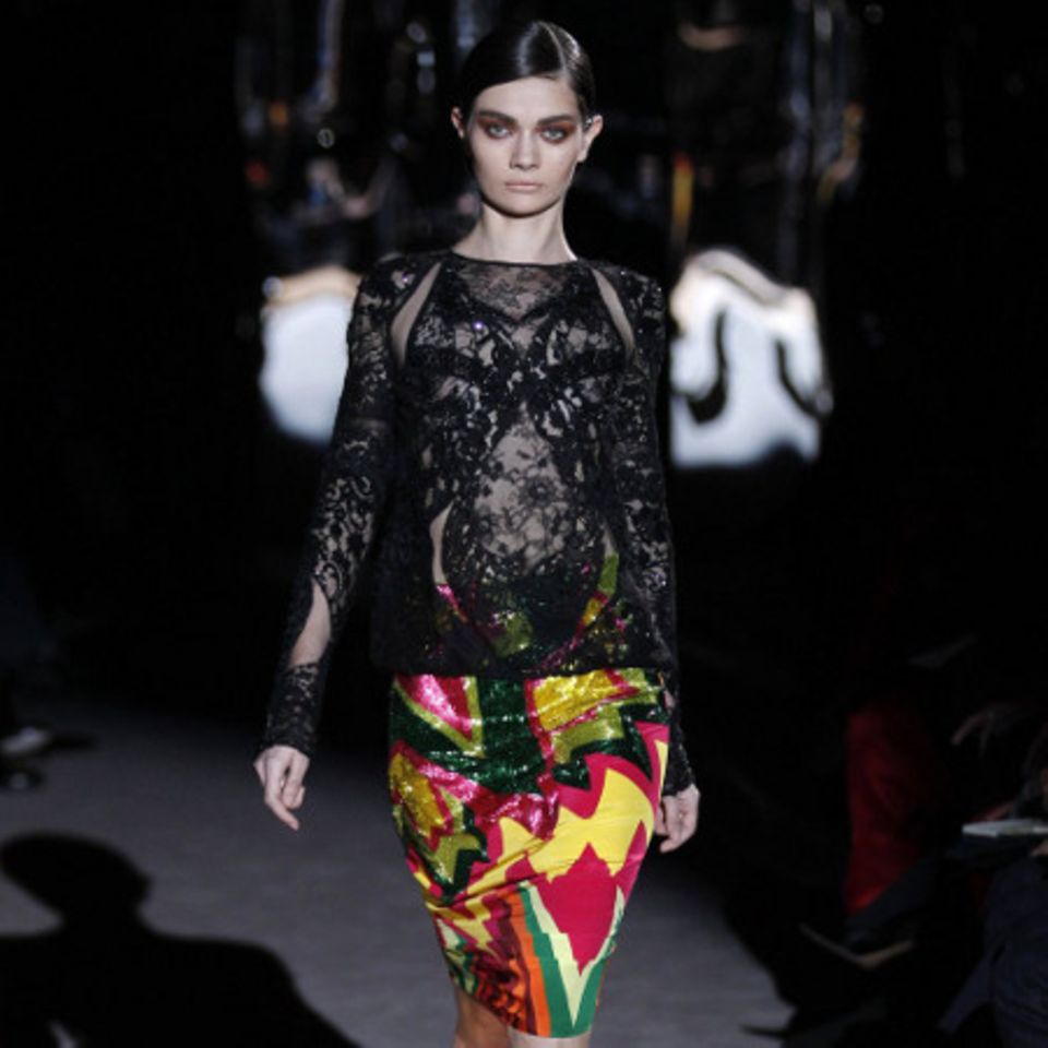 Tom Ford model: Farbenfrohe Kollektion auf der London Fashion Week ...