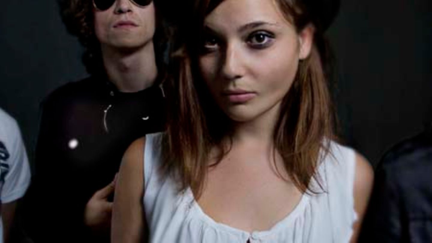 Linda Marlen Runge: GZSZ-Star mit Band auf Tour | GALA.de