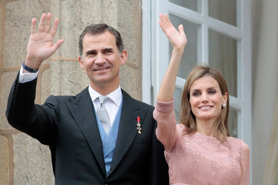 König Felipe + Königin Letizia: Wer darf mit ihnen Urlaub machen? | GALA.de