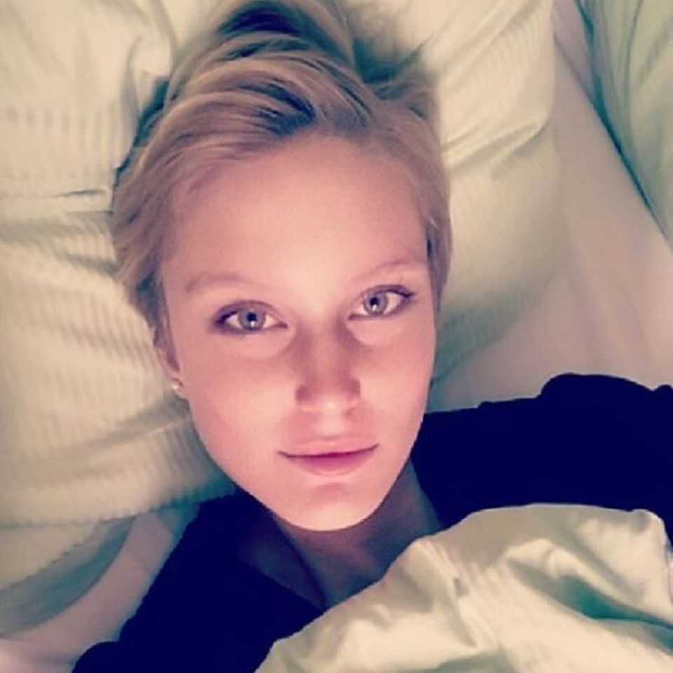 Kim Hnizdo: Sie erfüllt ihren Eltern einen großen Wunsch | GALA.de