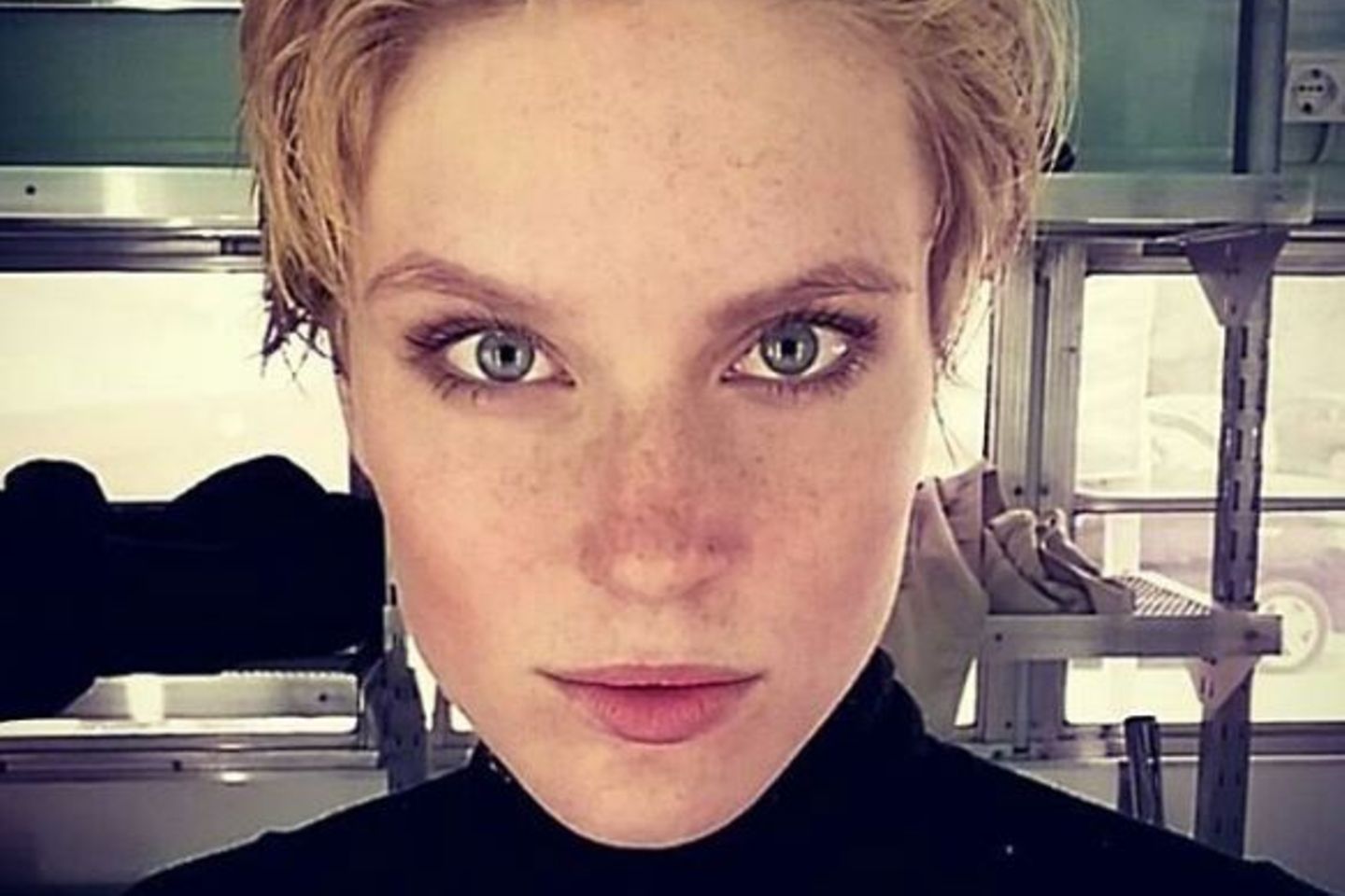 Kim Hnizdo: Sie erfüllt ihren Eltern einen großen Wunsch | GALA.de