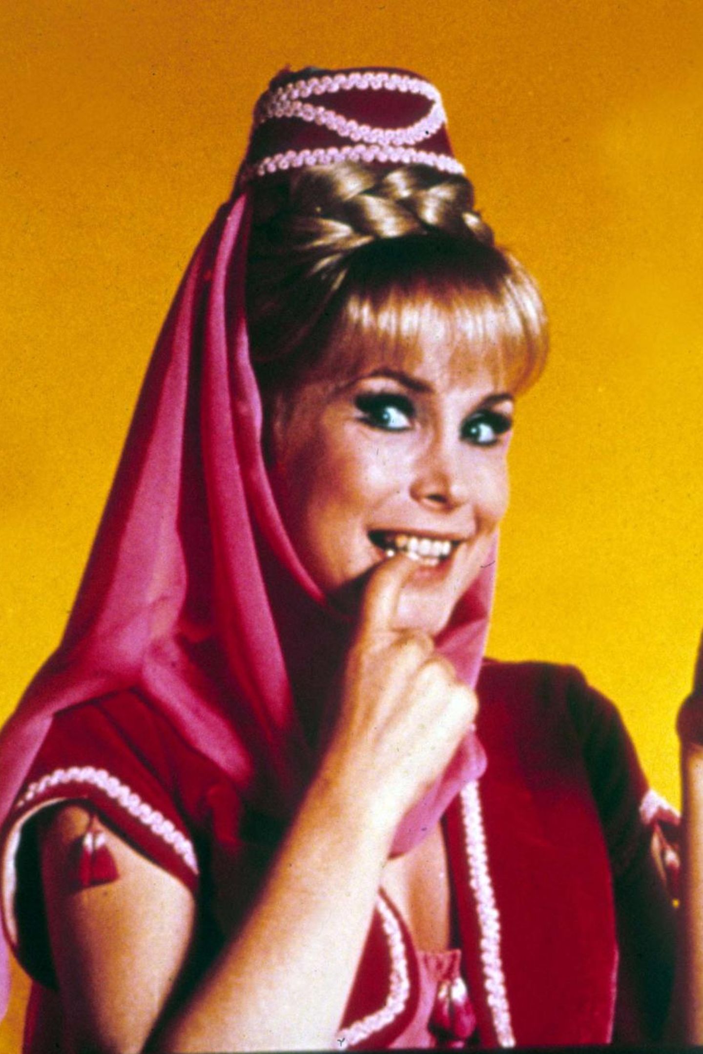 Barbara Eden Jung