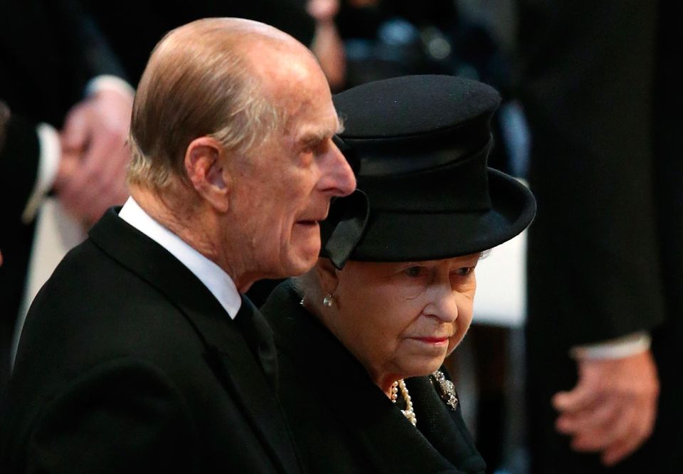 Queen Elizabeth + Prinz Philip: Die Bilder ihrer königlichen Liebesgeschichte | GALA.de