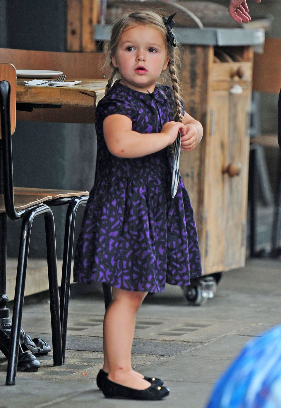 Harper Seven Beckham: Süße Fotos von Harpers Kleidern | GALA.de