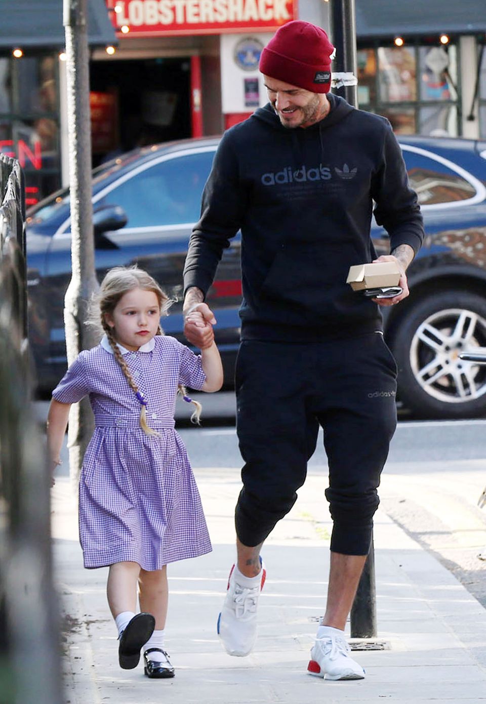 Harper Seven Beckham: Süße Fotos von Harpers Kleidern | GALA.de