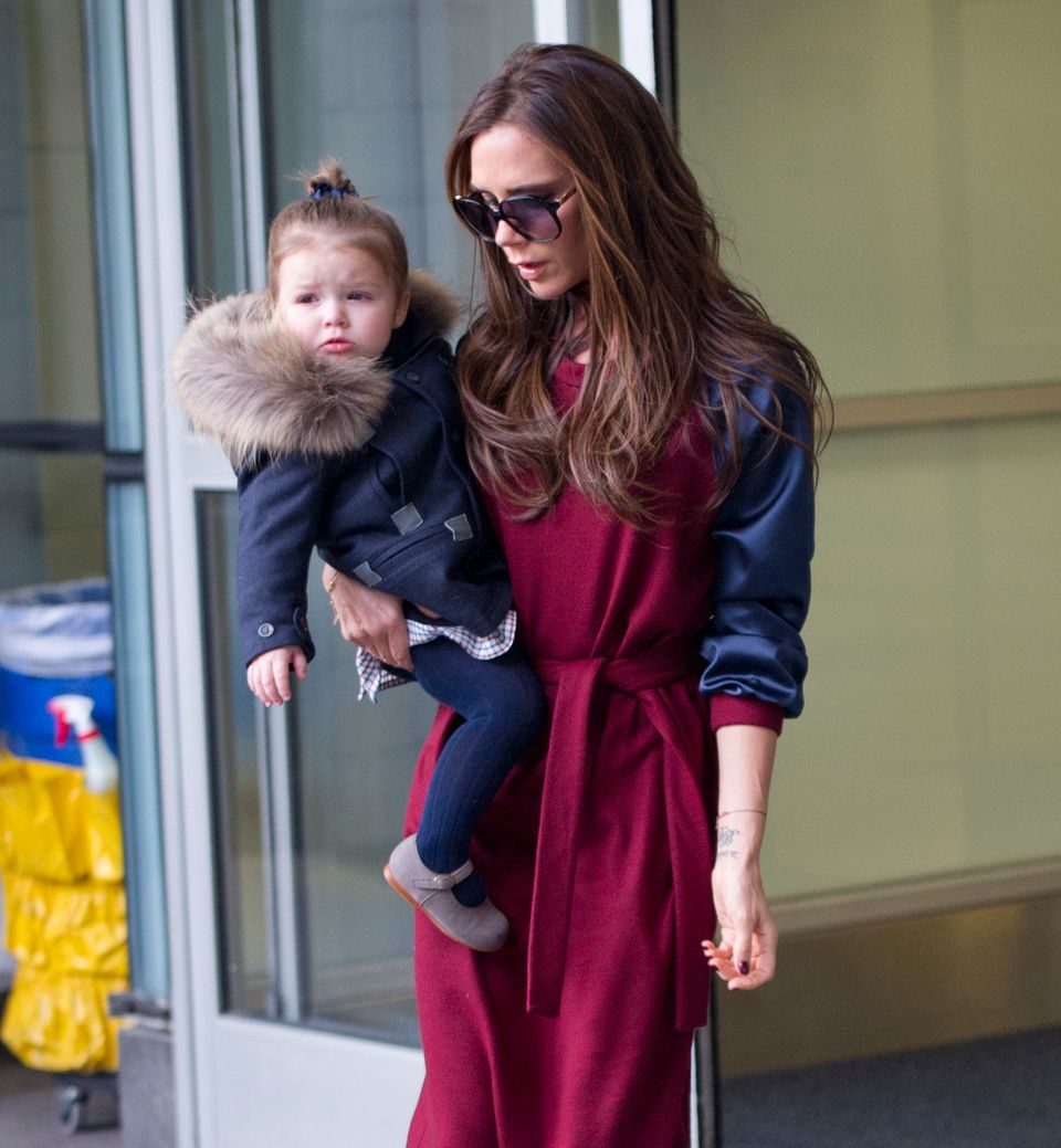 Harper Seven Beckham: Süße Fotos von Harpers Kleidern | GALA.de