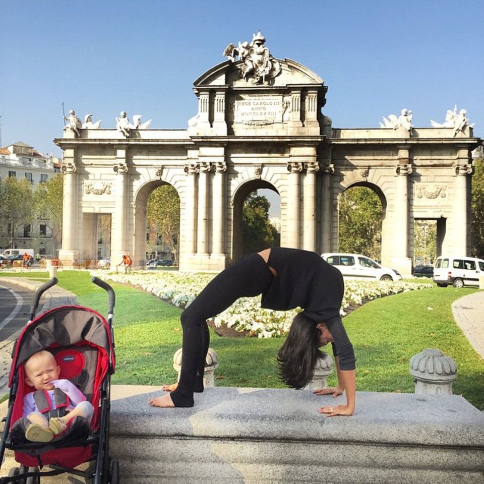 Hilaria Baldwin: Yoga in allen Lebenslagen | GALA.de