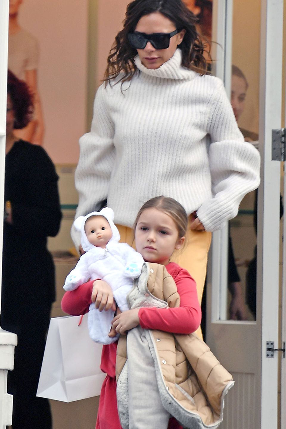 Harper Seven Beckham: Süße Fotos von Harpers Kleidern | GALA.de