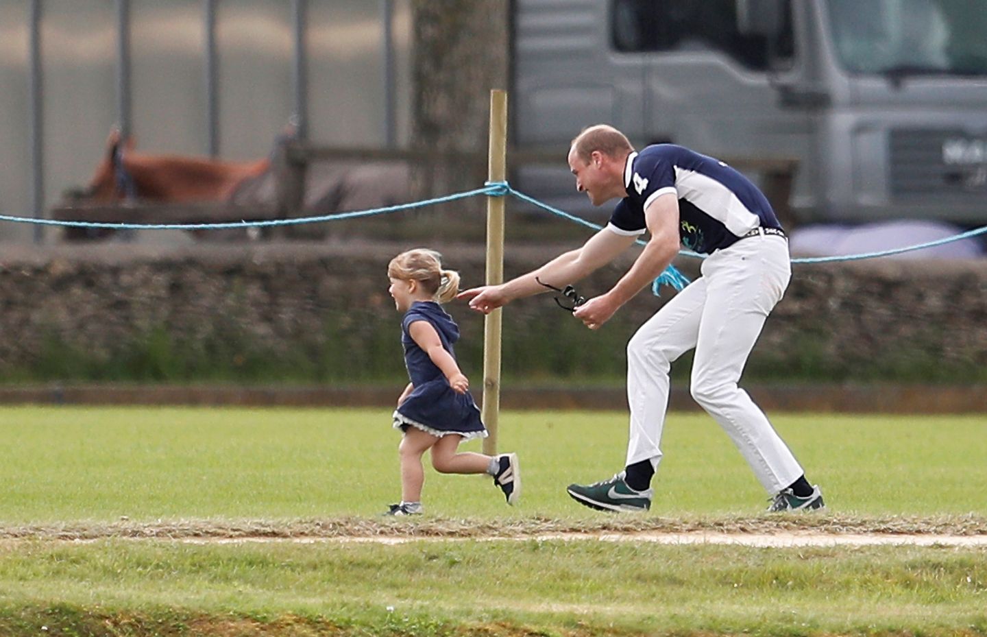 Mia Grace Tindall: Beim Polo stiehlt sie Prinz William die Show | GALA.de