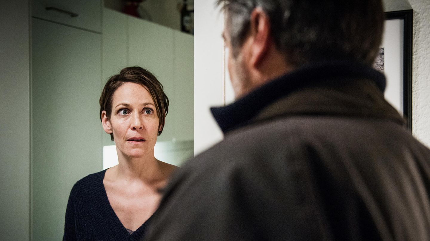 Tatort: Zwei Leben: Stephanie Japp als Racheengel Dr. Sonja Roth | GALA.de