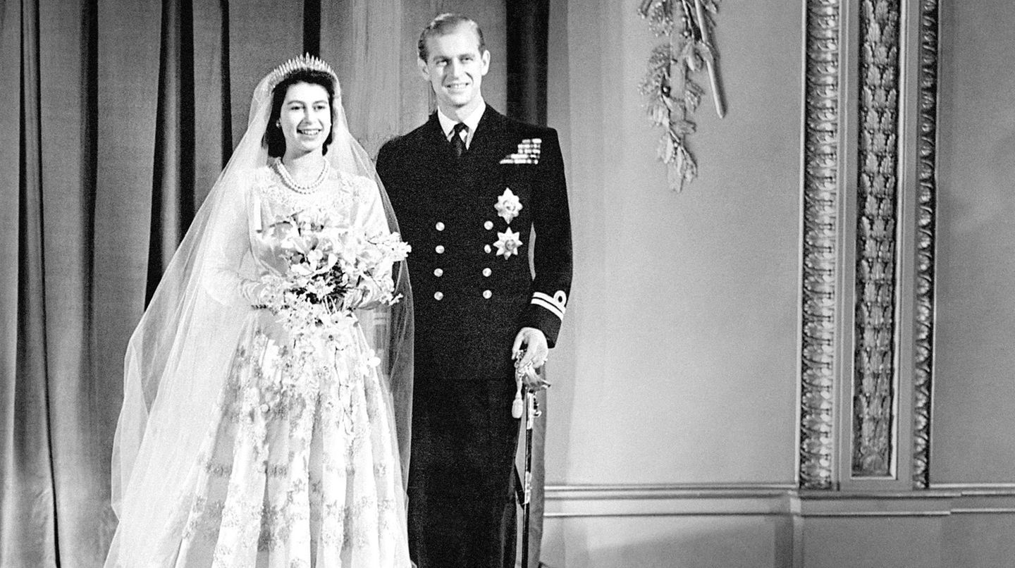 Queen Elizabeth + Prinz Philip: Die Bilder ihrer königlichen Liebe ...