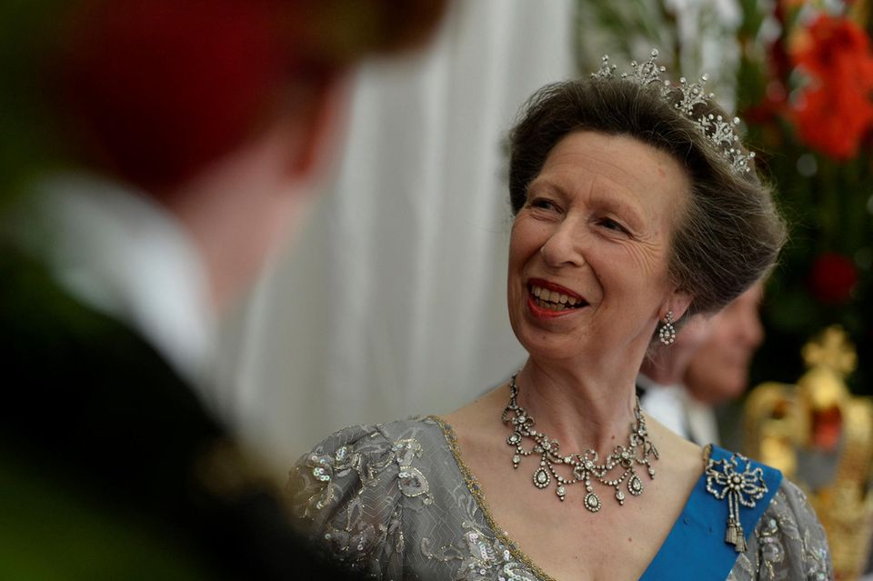 Prinzessin Anne - ihr Leben, News + Bilder der fleißigen Queen-Tochter ...