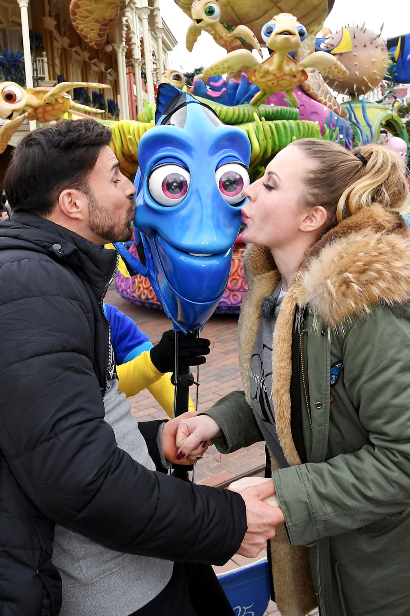 Leonard Freier: Seine skurrile Verlobungsshow in Bildern | GALA.de