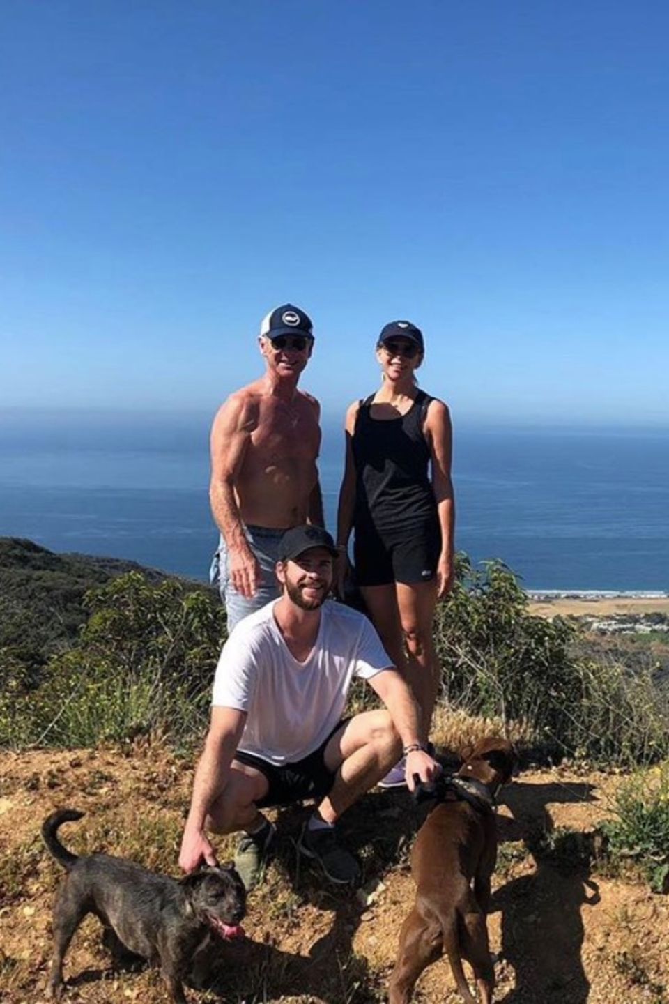 Liam Hemsworth - Starporträt, News, Bilder | GALA.de