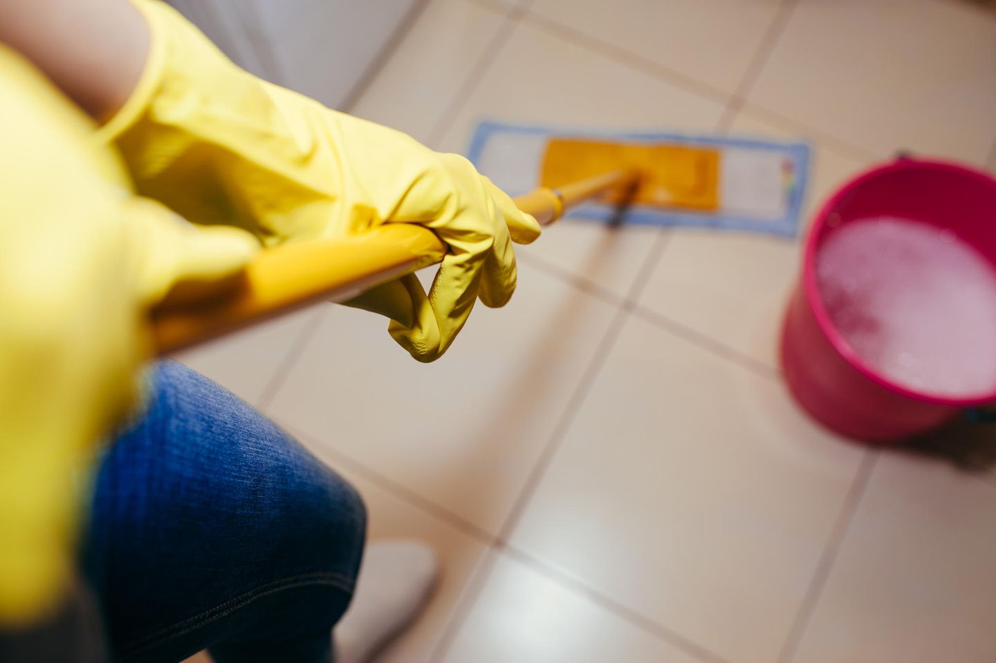 Schreckliche Tragödie Frau Putzt Zwei Stunden Ihre Küche Und Stirbt Daran Galade