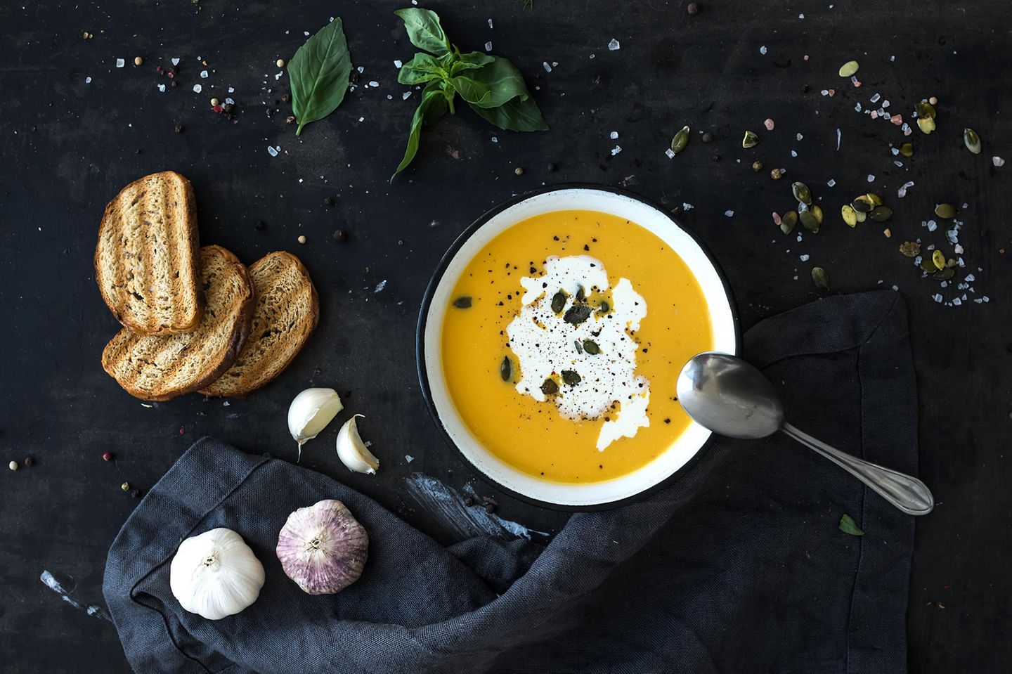 Schlank-Suppen im Herbst: 3 Suppen unter 200 Kalorien | GALA.de