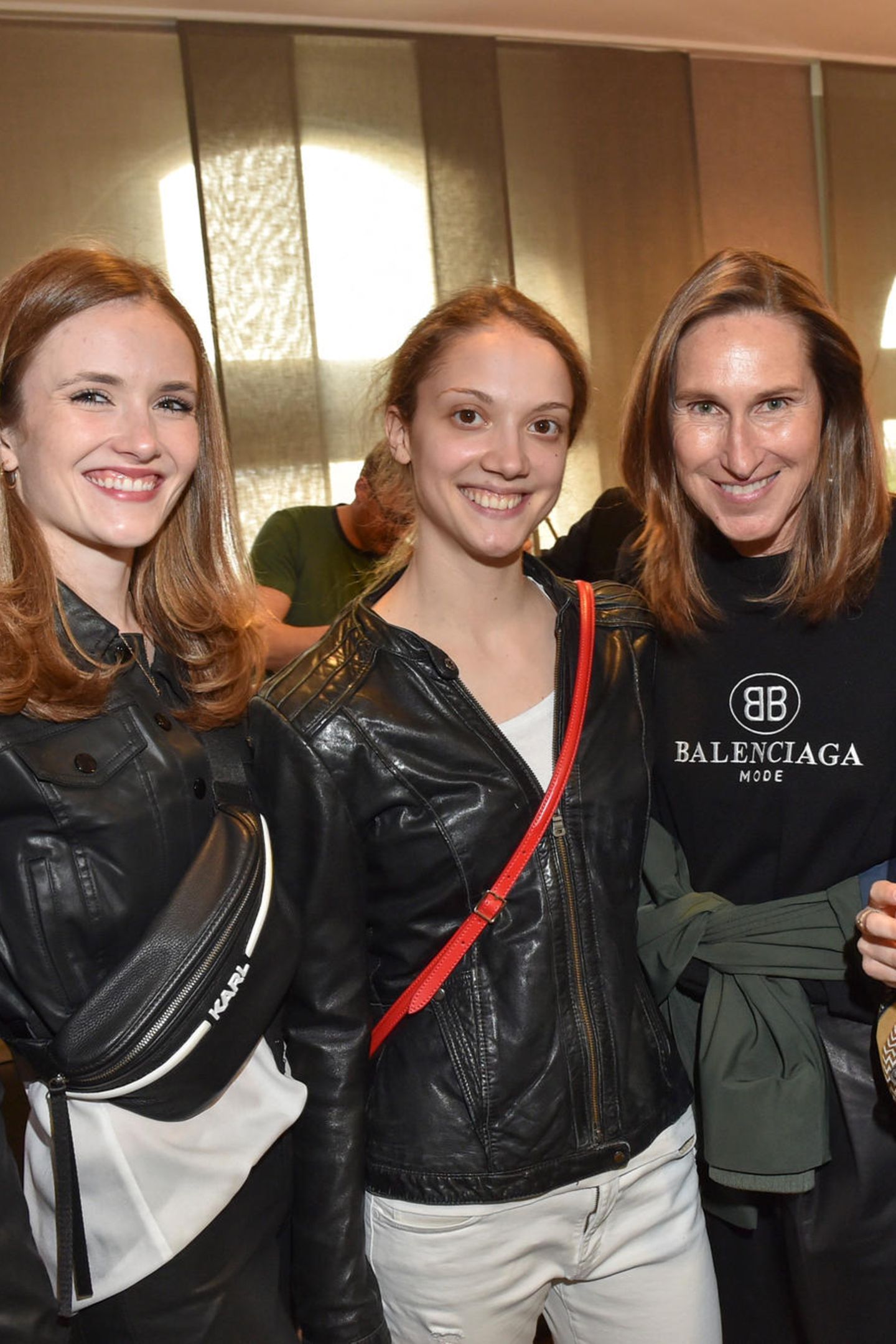 Ingolstadt Village + GALA feiern mit Promis ein ungewöhnliches Foto ...