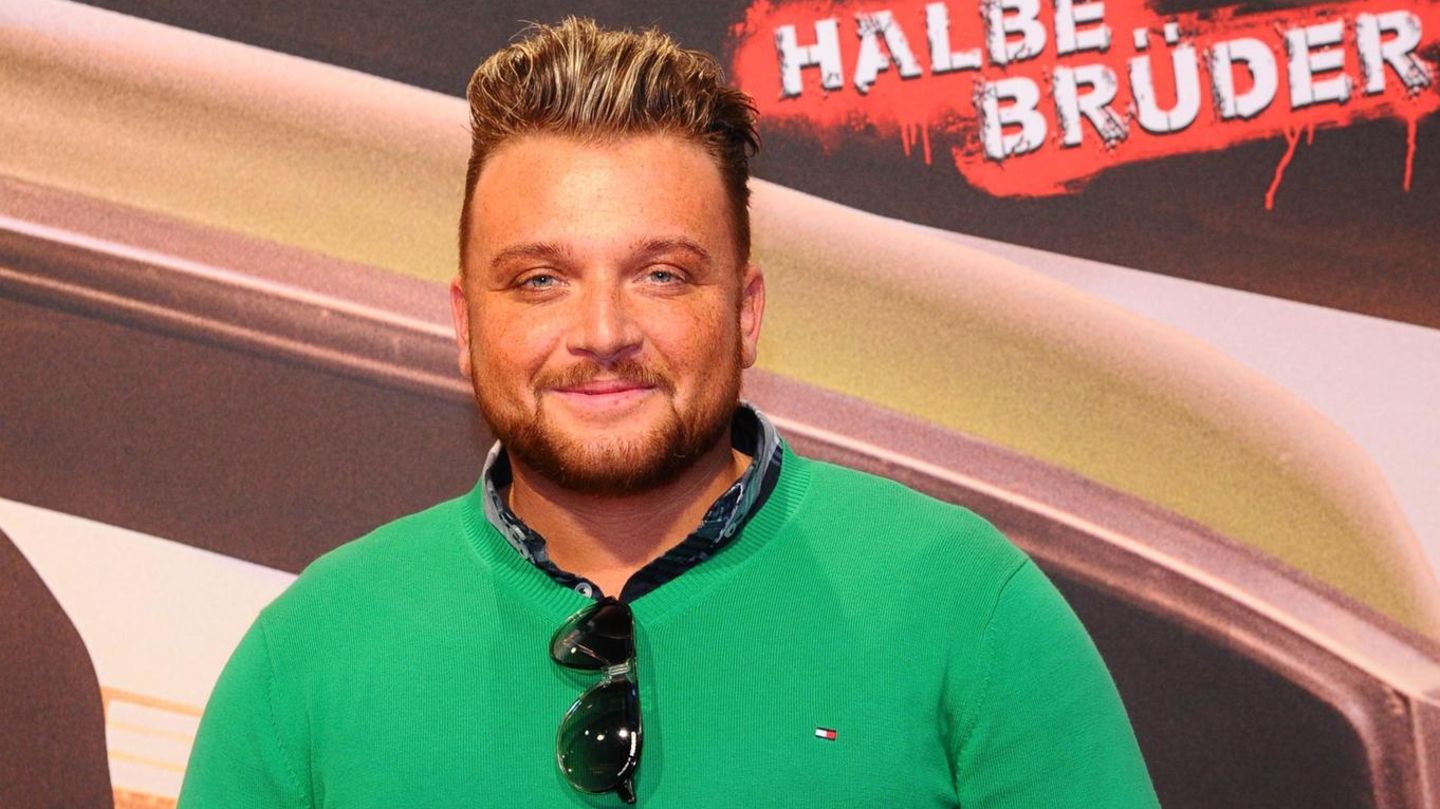 Menowin Fröhlich: Er zeigt das Hochzeitsfoto auf Instagram | GALA.de