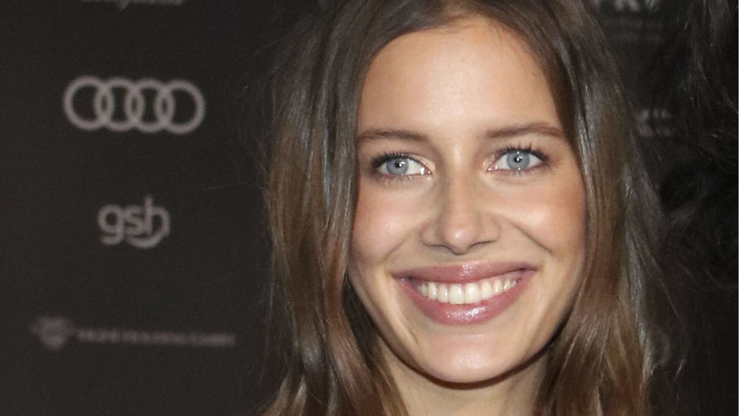 Nicole Poturalski: Die Model-Anfänge von Brad Pitts angeblich neuer ...