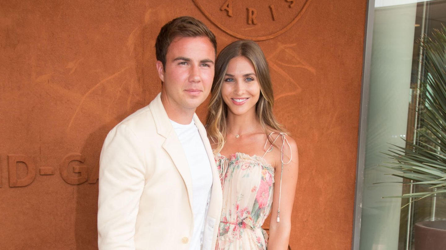 Mario Götze: Familienfoto mit Baby Rome zu Ann-Kathrins Geburtstag ...