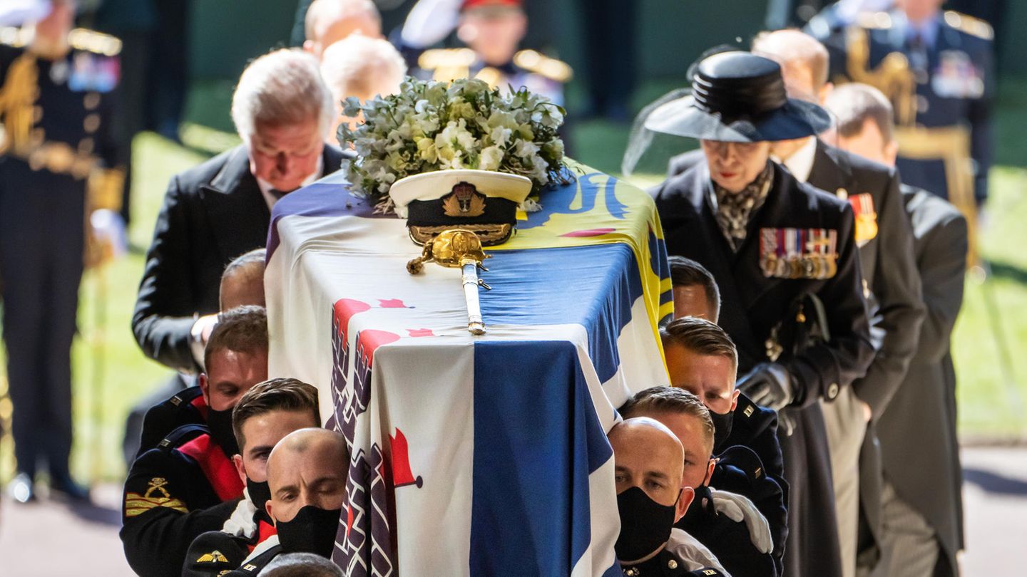 Prinz Philip (†): Die Bilder der Beisetzung | GALA.de