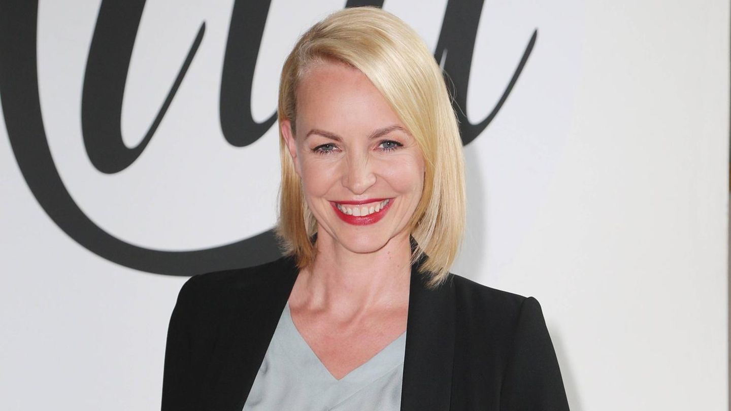 Simone Hanselmann: "Der Bergdoktor"-Star zeigt sich nackt im "Playboy ...