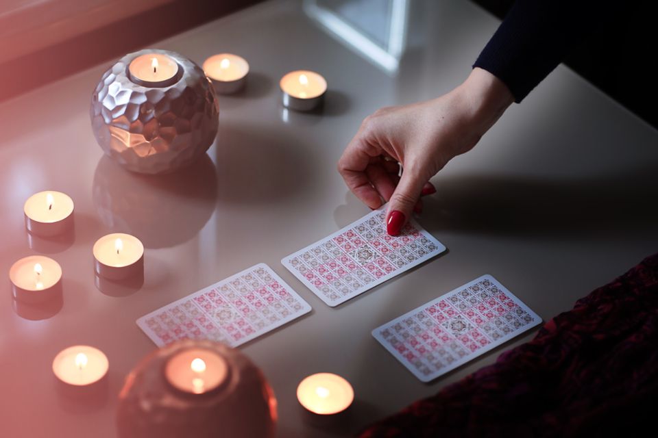 Tarotkarten legen: Die 6 besten Varianten | GALA.de