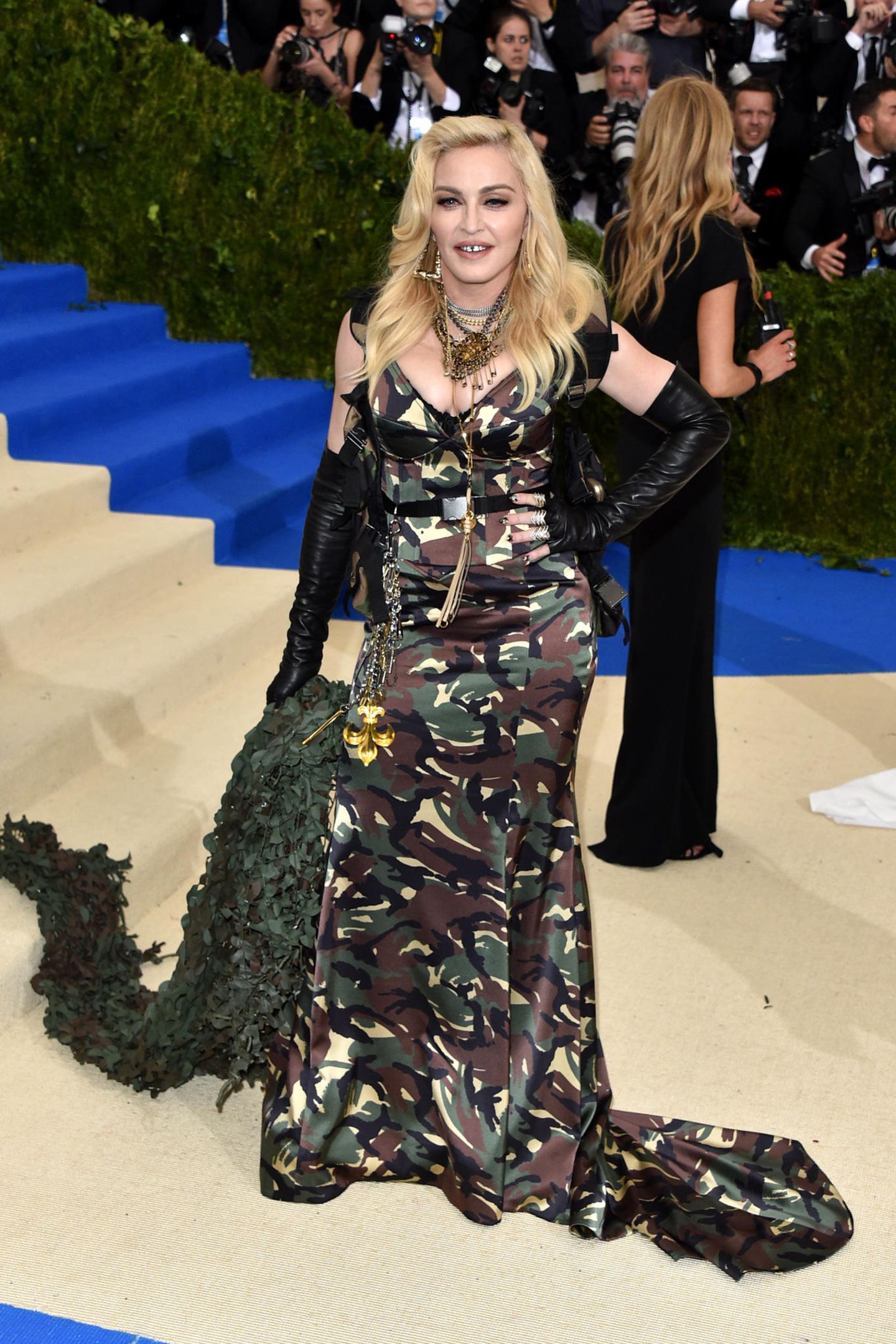 Madonna Feiert 67 Geburtstag Die Schr gsten Looks Der Queen Of Pop madonna-feiert-67-geburtstag-die-schr-gsten-looks-der-queen-of-pop