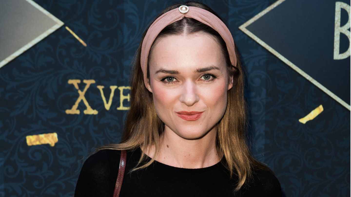 Josephin Busch - Starporträt, News, Bilder | GALA.de