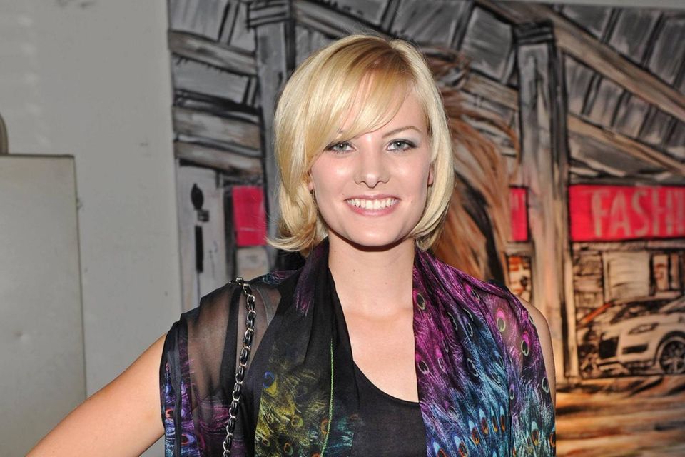 GNTM-Siegerin Jennifer Hof ist zum dritten Mal Mutter geworden | GALA.de