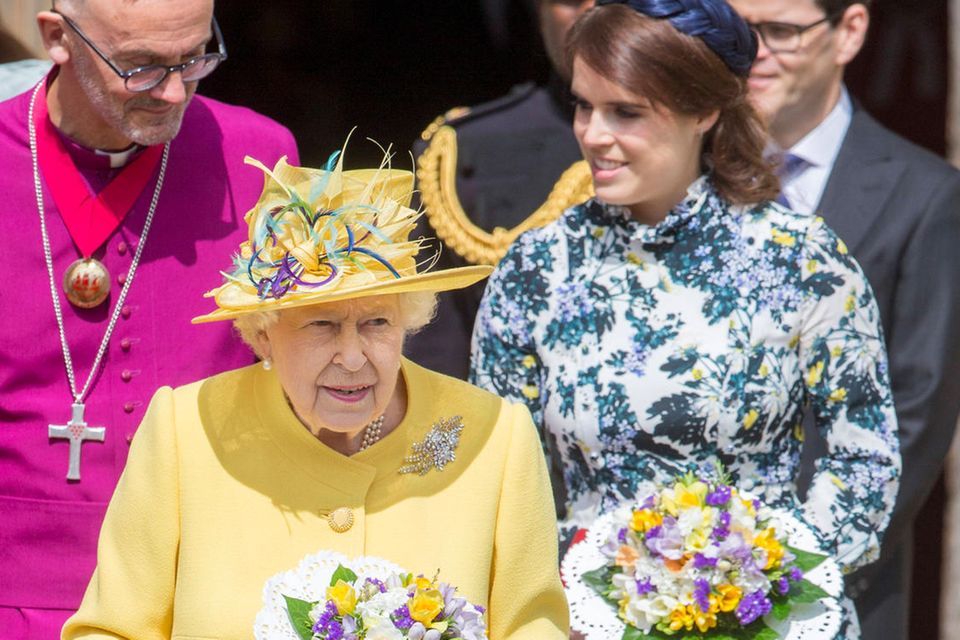 Queen Elizabeth: Fit? Sie soll Doppeltaufe ihrer Urenkel besuchen | GALA.de