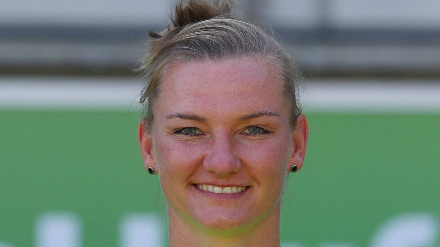 Alexandra Popp - Starporträt, News, Bilder | GALA.de