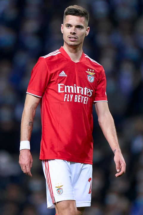 Julian Weigl - Starporträt, News, Bilder | GALA.de