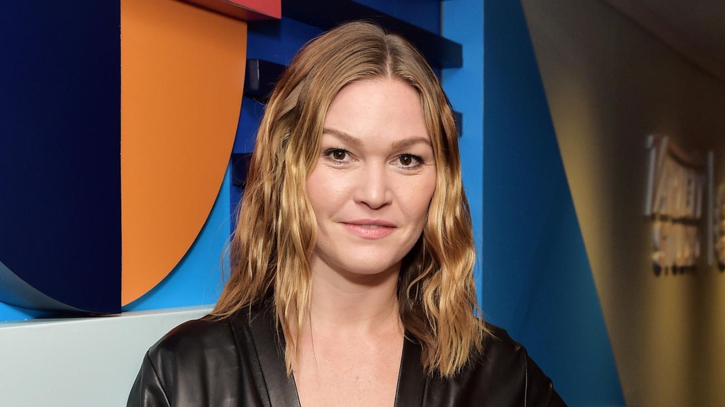 Julia Stiles Biography Wiki Age Height Weight Facts