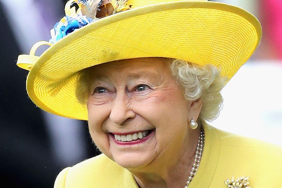 Zum ersten Mal: Queen Elizabeth ziert das Cover der britischen Vogue ...