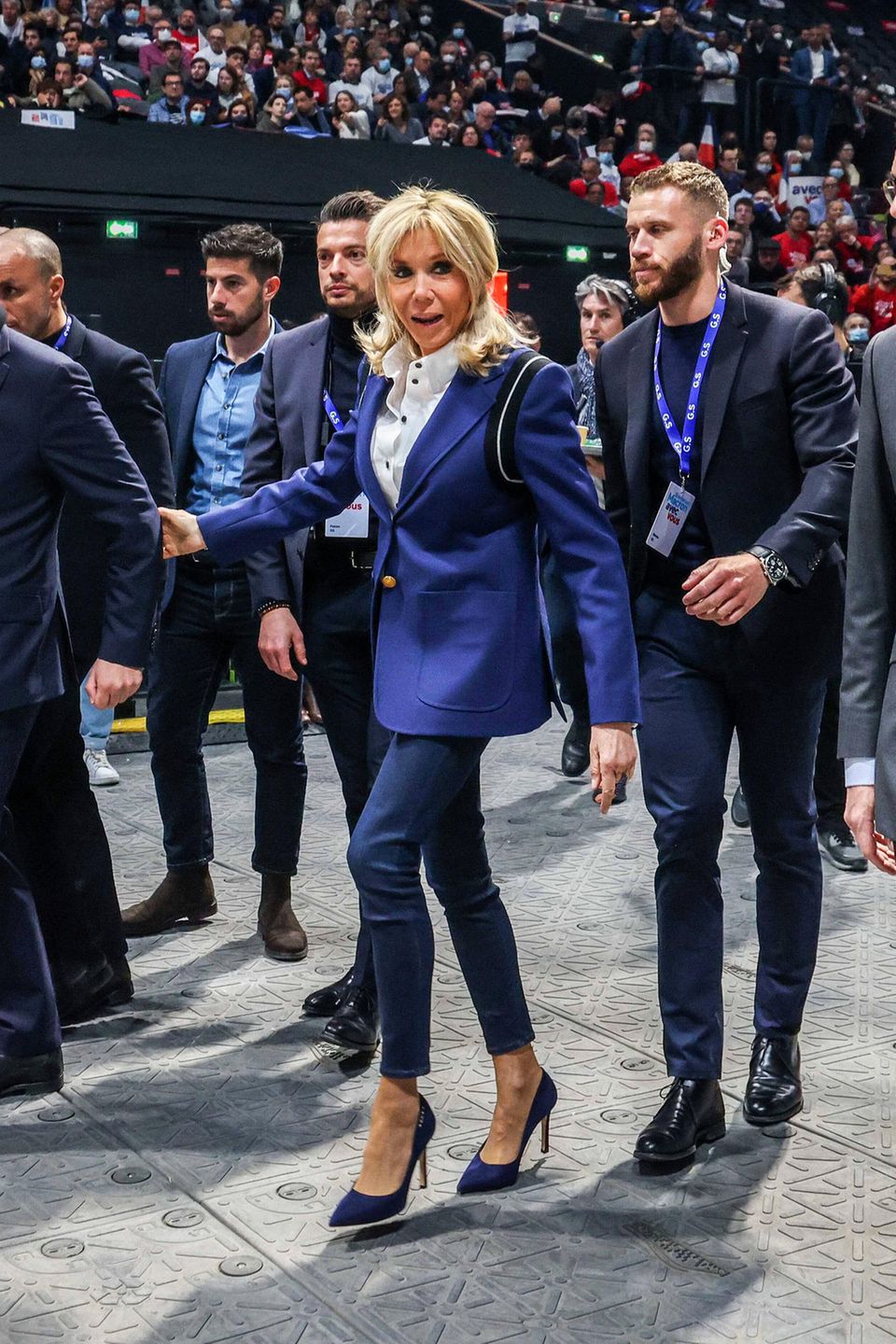 Brigitte Macron: Im Ton-in-Ton-Look stellt sie ihr Stilgefühl erneut ...
