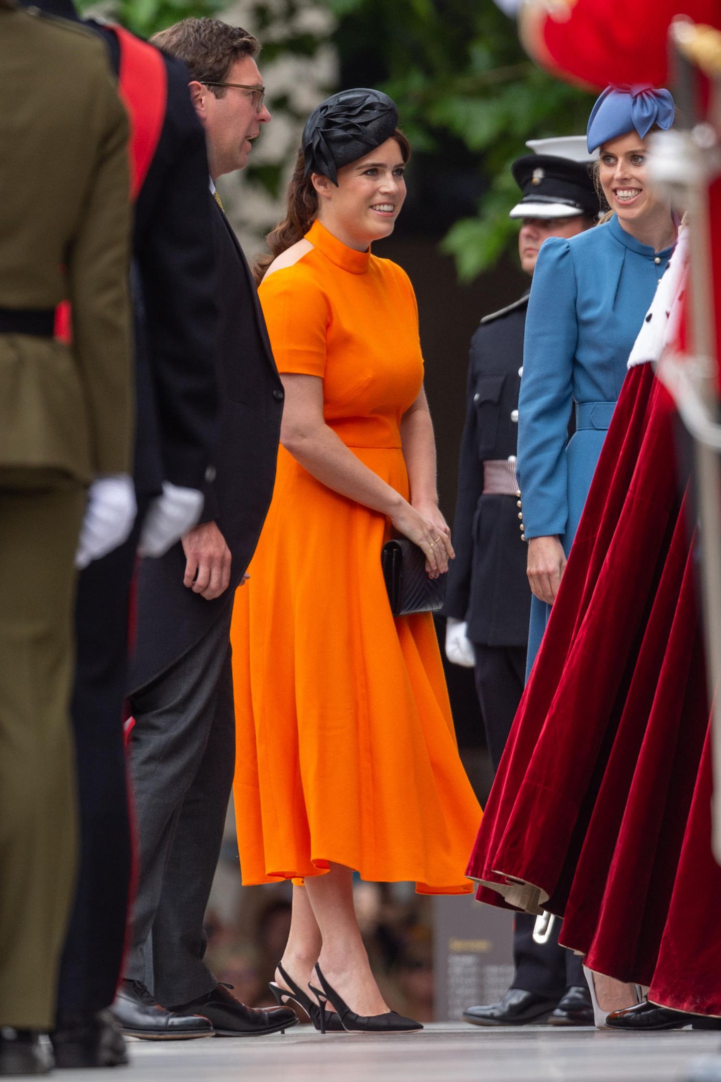 70. Thronjubiläum der Queen: Die feierlichen Looks des ...