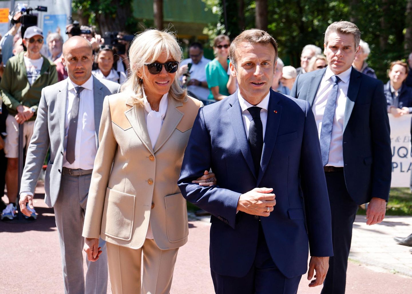 Brigitte Macron: Hier beweist sie ihr Gespür für modische Diplomatie ...