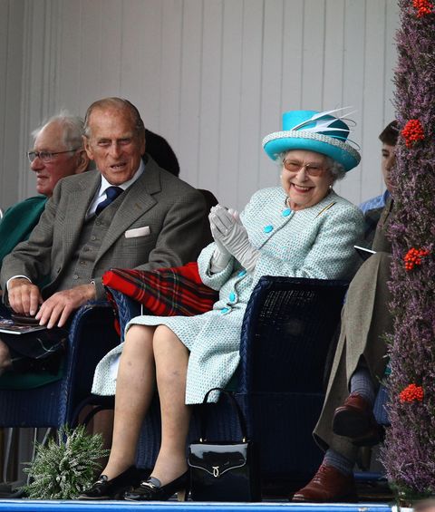 Zara Tindall: Vater Mark Phillips mit junger Reiterin gesichtet | GALA.de