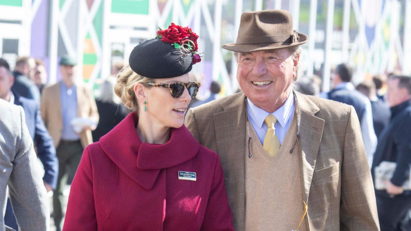 Zara Tindall: Vater Mark Phillips mit junger Reiterin gesichtet | GALA.de
