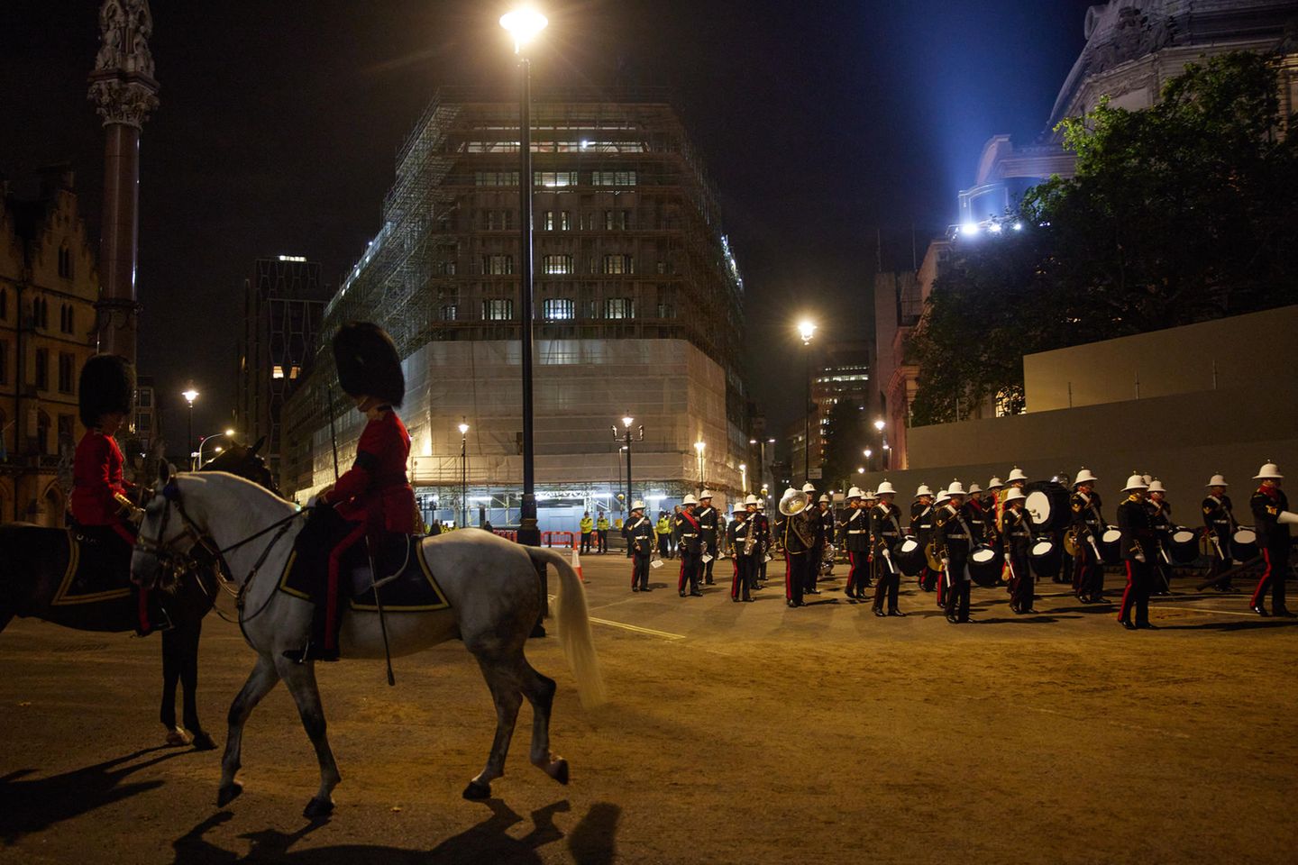 Queen Elizabeth (†): Hinter den Kulissen für ihr großes Staatsbegräbnis ...