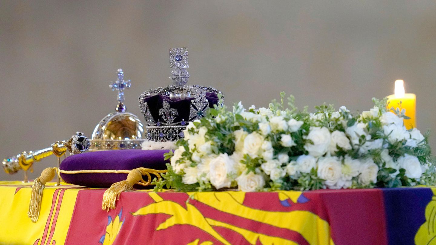Imperial State Crown: Die Bedeutung der Krone von Queen Elizabeth | GALA.de