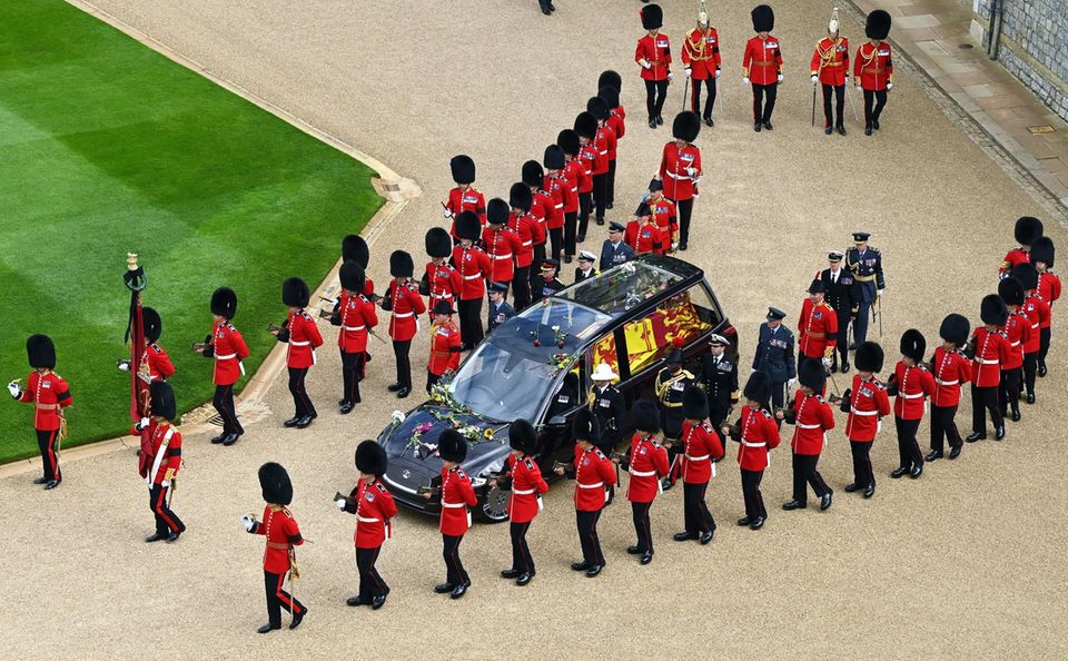 Queen Elizabeth (†): Die Bilder der Beerdigung | GALA.de