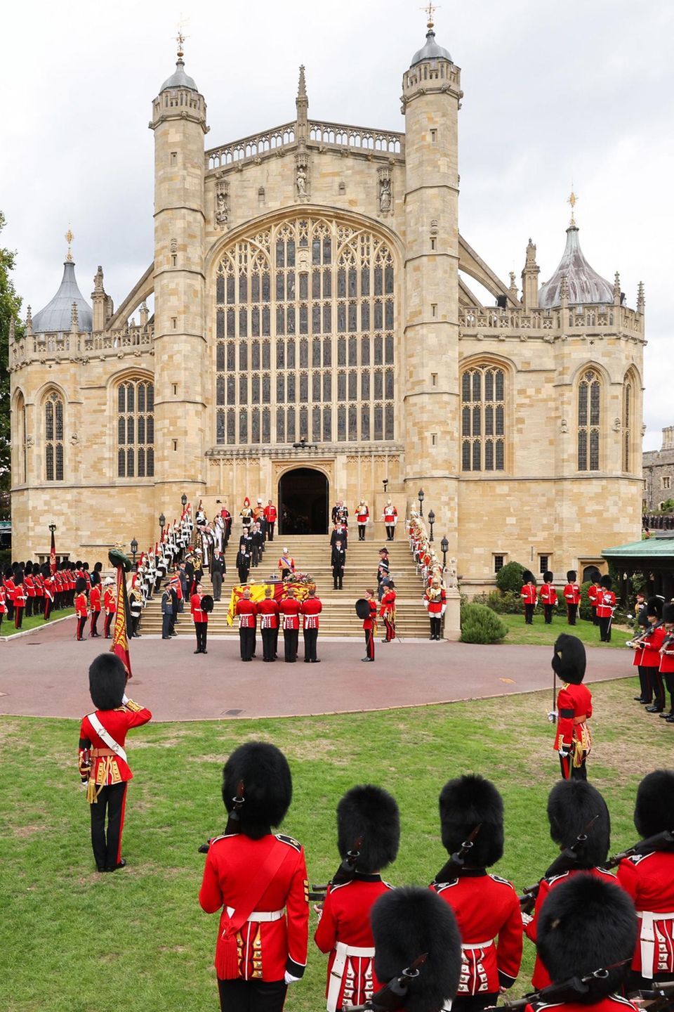 Queen Elizabeth (†): Die Bilder der Beerdigung | GALA.de