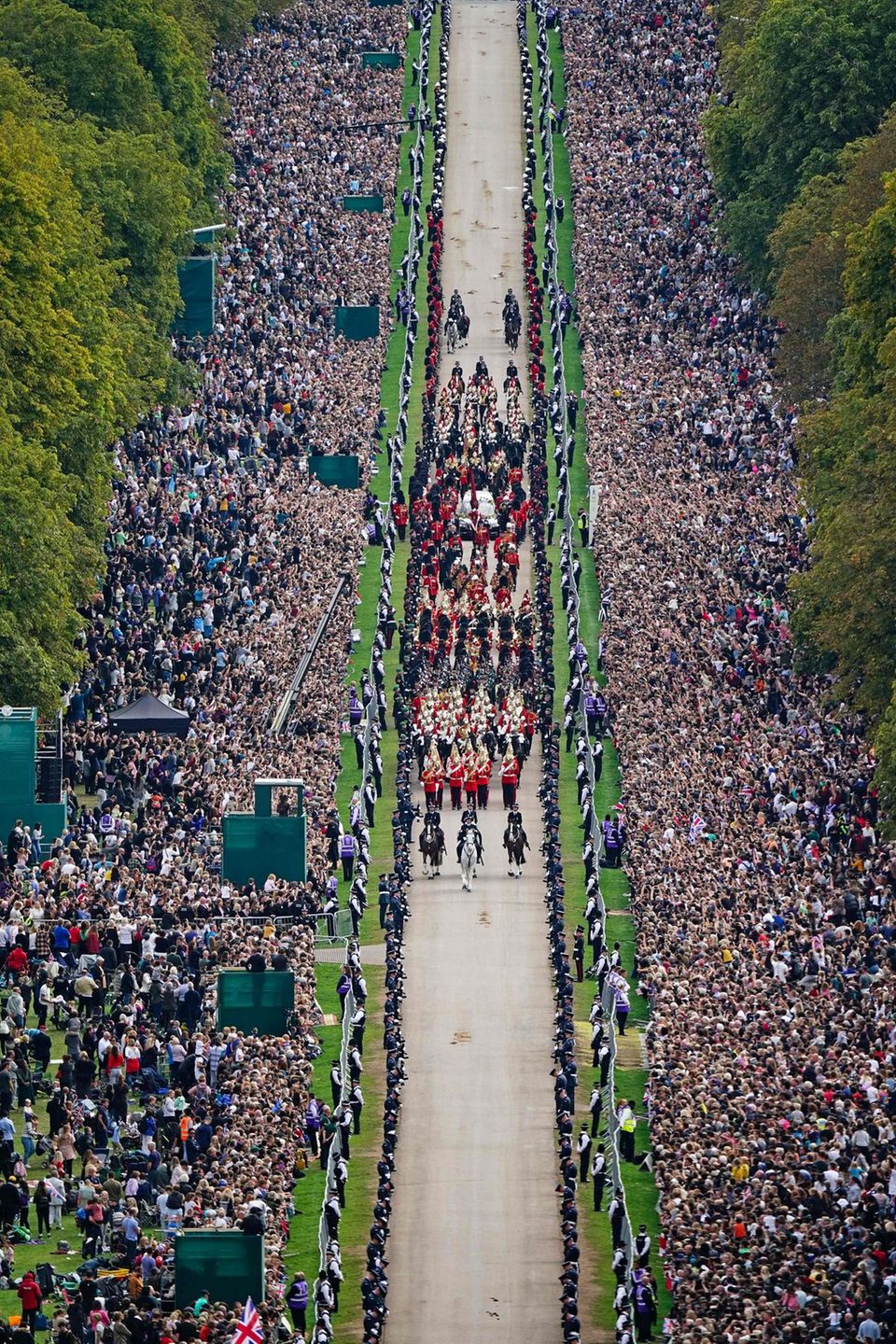 Queen Elizabeth (†): Die Bilder der Beerdigung | GALA.de