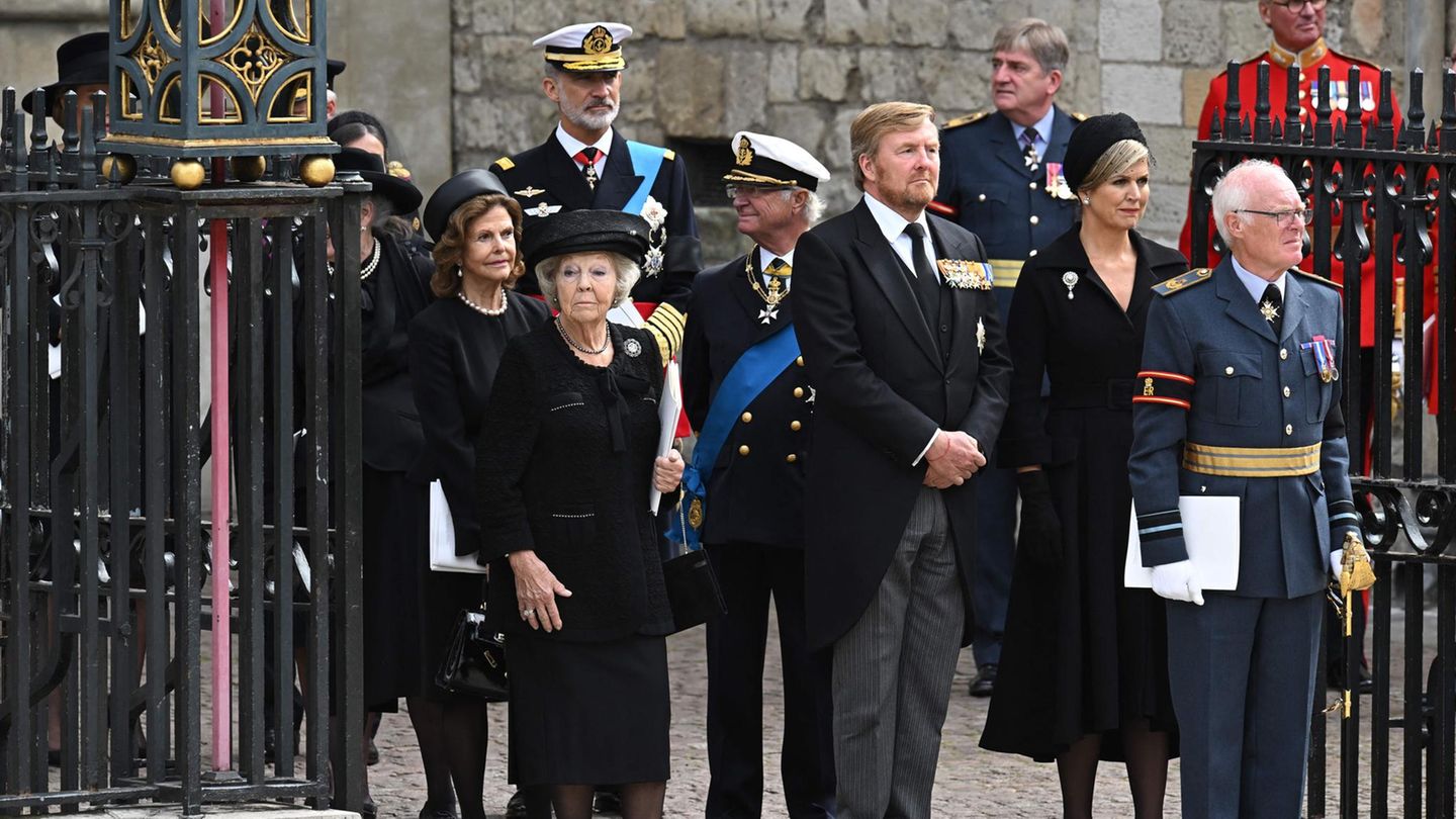 Queen Elizabeth (†): Erste Worte von royalen Gästen nach Beerdigung ...