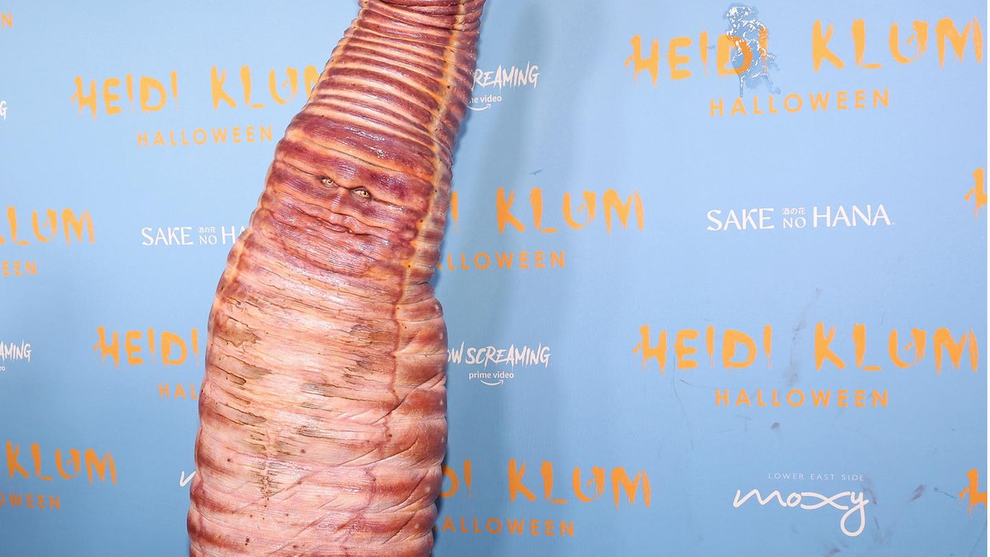 Halloween-Party: Heidi Klum verwandelt sich in einen Wurm | GALA.de